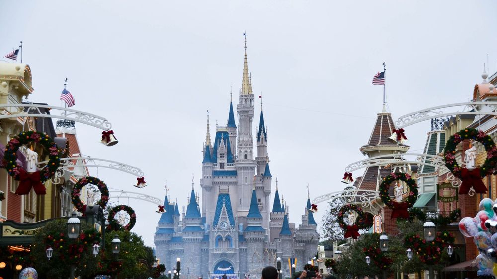 20 Best Christmas Zoom Backgrounds