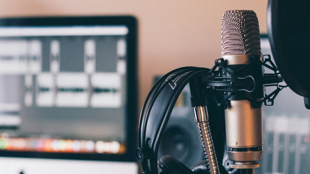 6 Steps to Do Voice Overs Like a Pro (Without Hiring One)